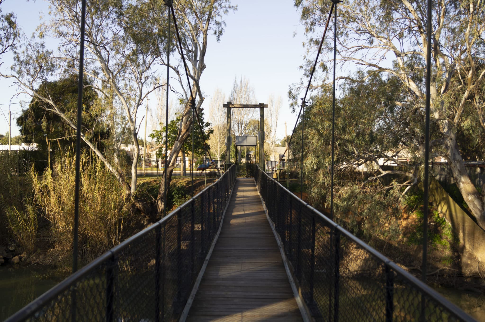 Hillston Caravan Park | Self-contained Cabins & Powered Camping Sites